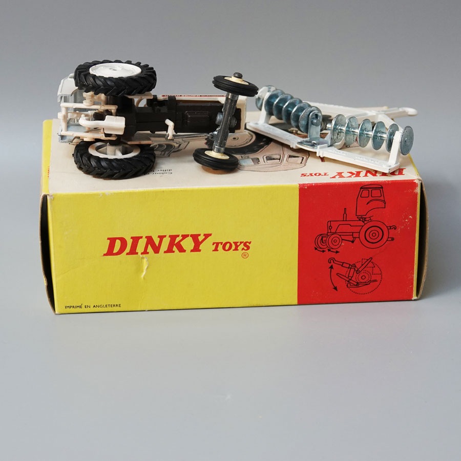 Dinky 325 David Brown Tractor with disc harrow - Die Cast Models 4 You