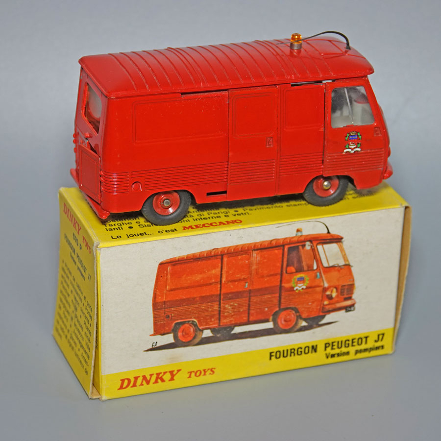 Dinky 570 P Fourgon Peugeot J7 POMPIERS - Die Cast Models 4 You
