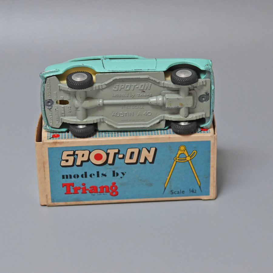 Spot-on 154 Austin A40 In Turquoise - Die Cast Models 4 You